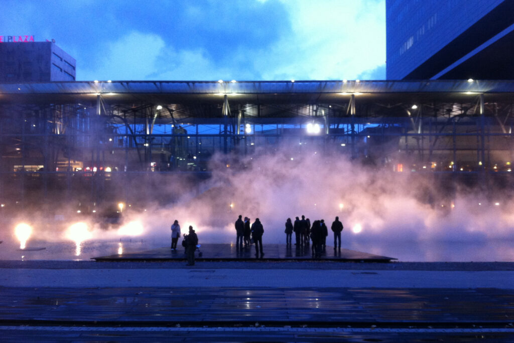 Fog Effects For Fountains - Mee Industries, Inc.